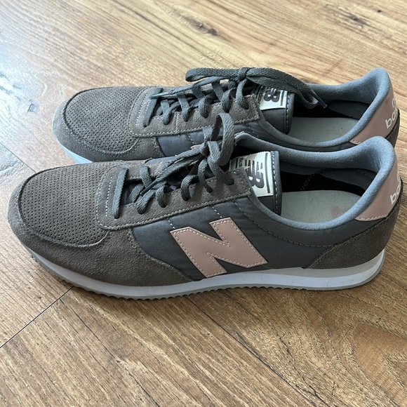 New Balance | Shoes | New Balance 22 Classic Sneaker | Poshmark
